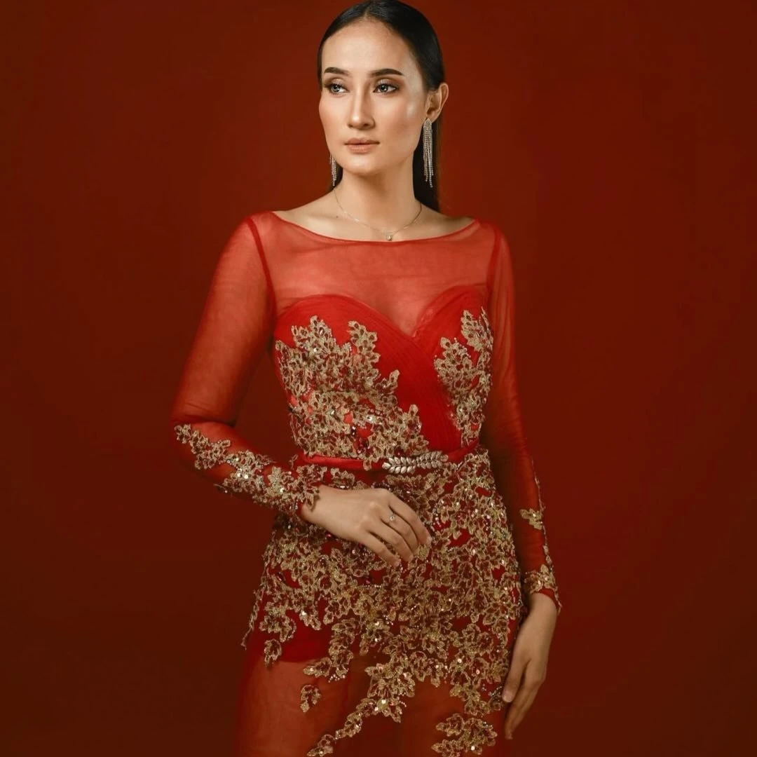 Yulia Widyastuti | Gadis Sampul Wiki | Fandom