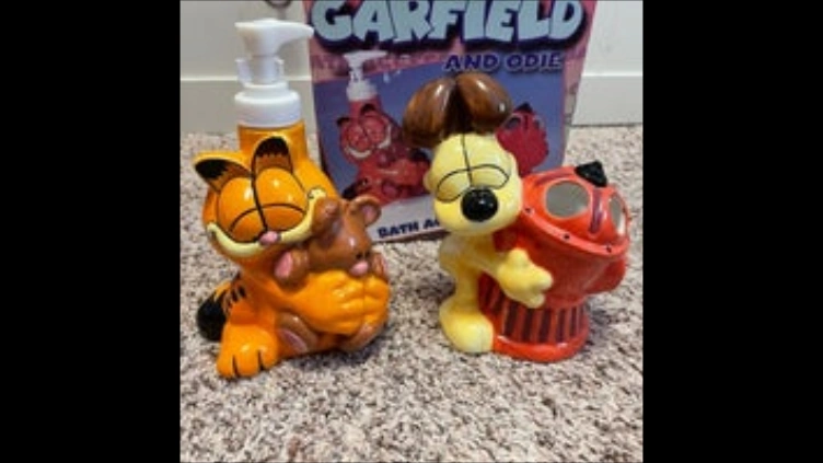Garfield Soap Dispenser and Odie Toothbrush Holder Set | Garfield ...