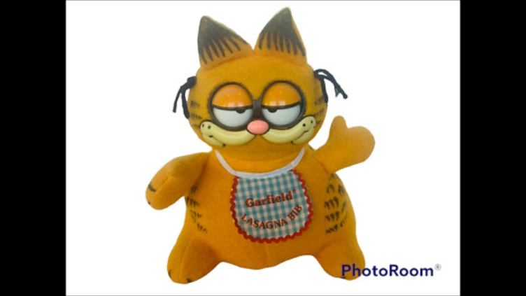 Talking Garfield Bib Plush | Garfield Collectibles Wiki | Fandom