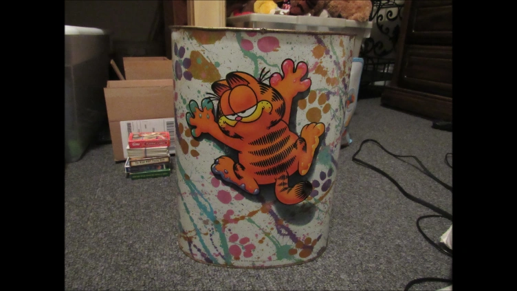 Garfield Paint Garbage Can | Garfield Collectibles Wiki | Fandom