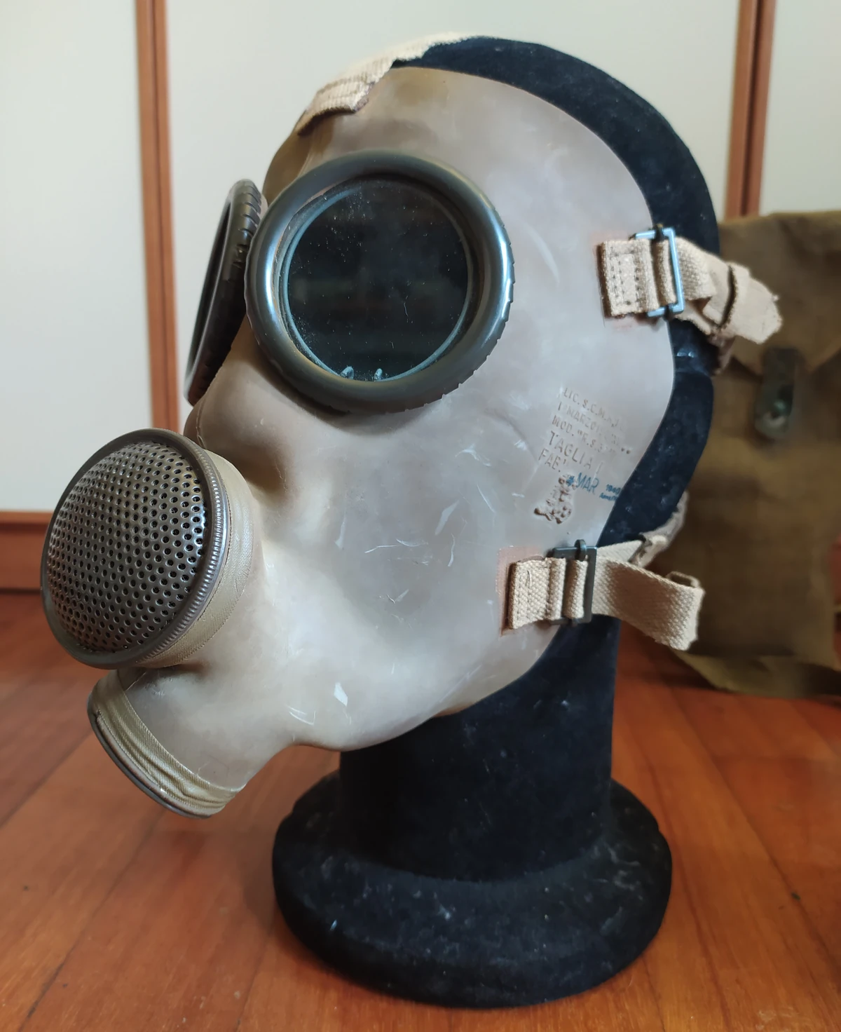 R.S. 37 and RS-37 | Gas Mask and Respirator Wiki | Fandom