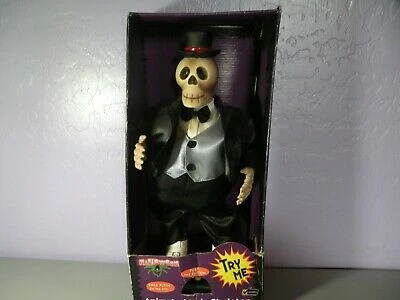 Hip Swinging Skeleton | Gemmy Wiki | Fandom