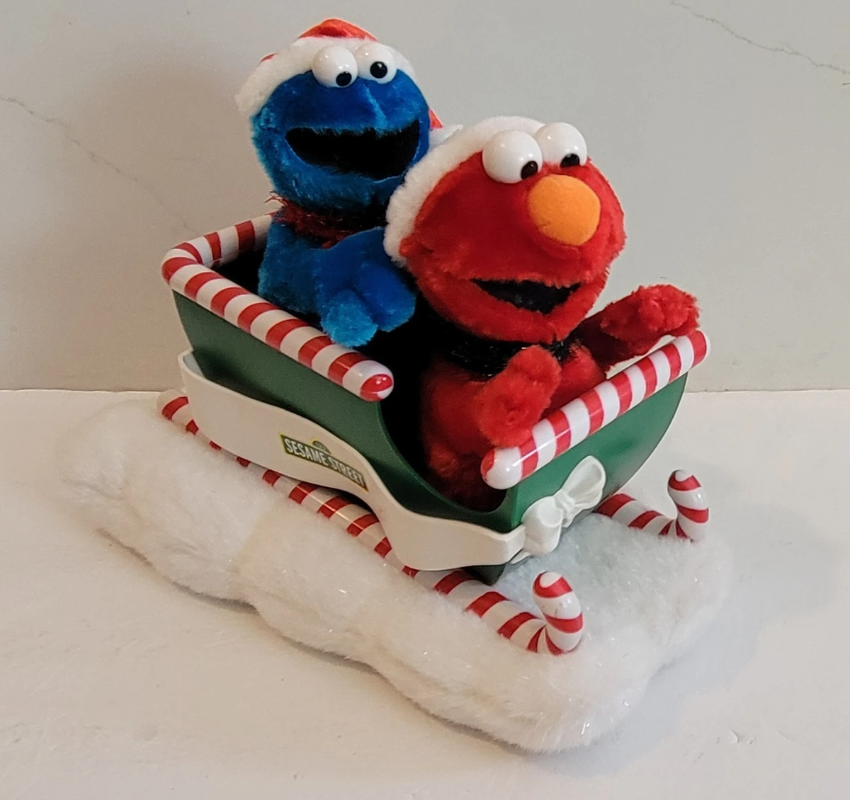 Elmo & Cookie Monster Animated Scene | Gemmy Wiki | Fandom