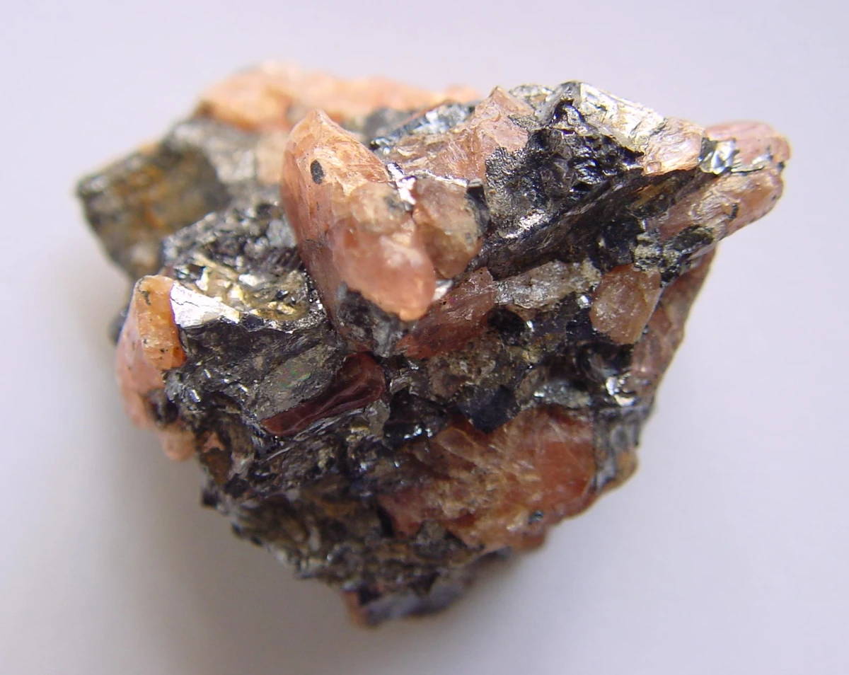 Bustamite | Gemstone Wiki | Fandom