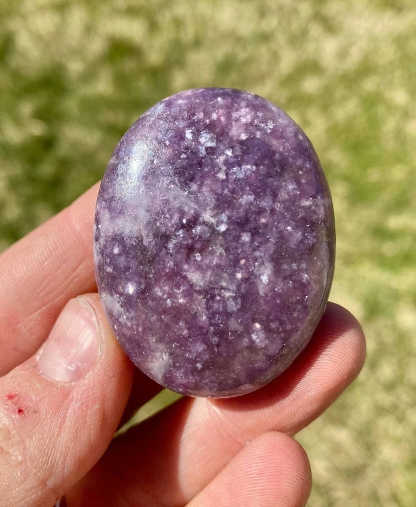Lepidolite | Gemstone Wiki | Fandom