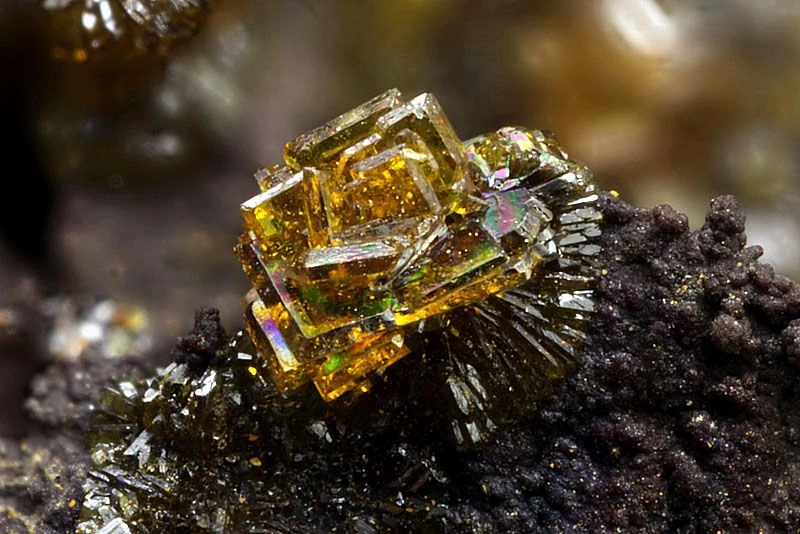 Cyrilovite | Gemstone Wiki | Fandom