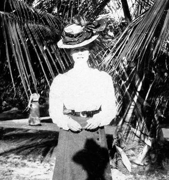 Lucretia Wear (1874-1961) | Familypedia | Fandom