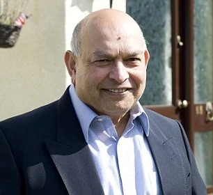 Sushil Patel (1951) | Familypedia | Fandom