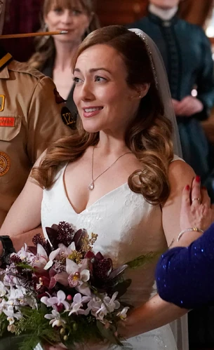 Laura | Ghosts Wiki | Fandom