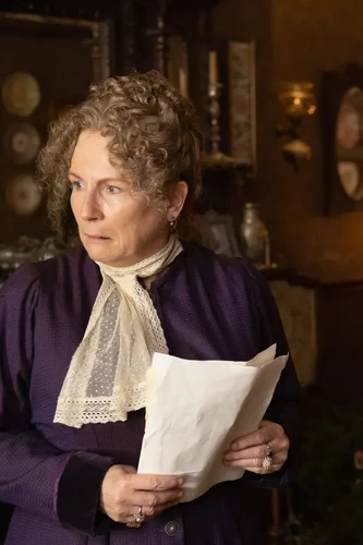 Lavinia | Ghosts Wiki | Fandom