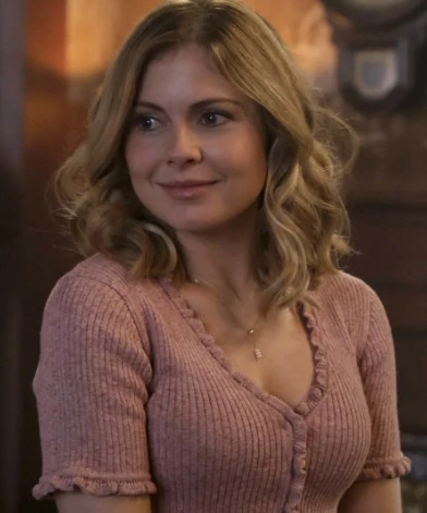 Category:Season 4 Characters | Ghosts-American Series Wiki | Fandom