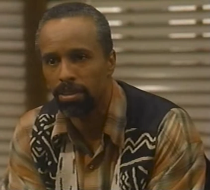 Mr. Oliver | Ghostwriter Wiki | Fandom