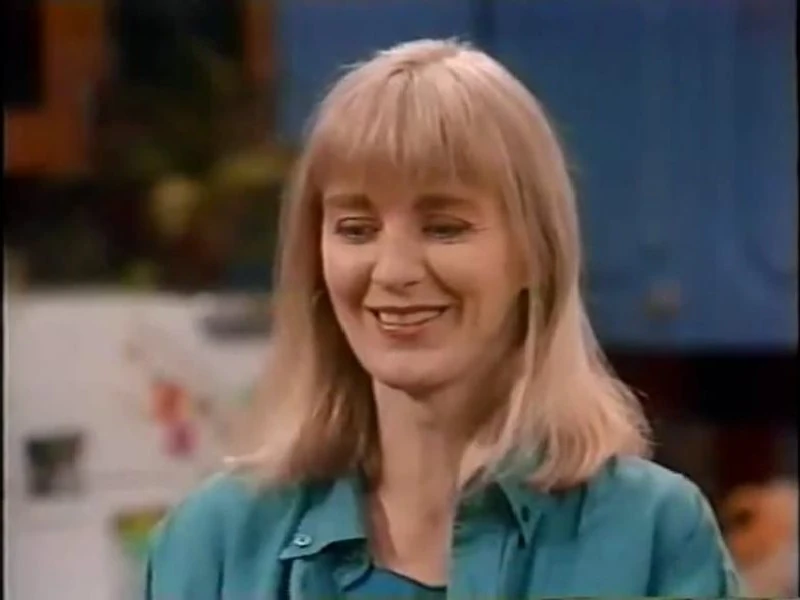 Sally Lewis | Ghostwriter Wiki | Fandom