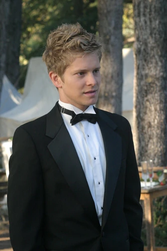 Logan Huntzberger | Gilmore Girls Wiki | Fandom