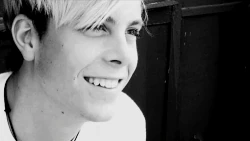 Riker Lynch Gif