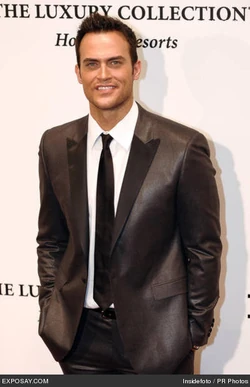 Quem Fez Cheyenne Jackson Tocar Em Glee