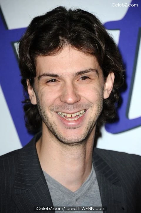 Donald Reignoux | Wiki Glee France | Fandom