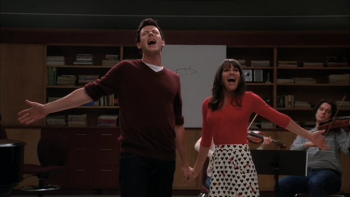Don't Go Breaking My Heart | Glee Wiki | Fandom