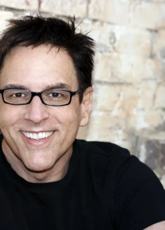 Robert Ulrich | Wiki Glee France | Fandom