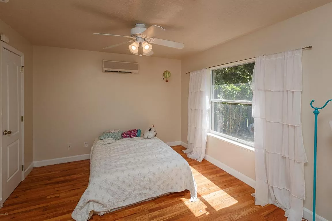 Ariana Grande World House/Gallery of house rooms/Bedrooms | GMCerealFan ...