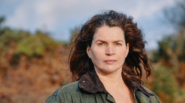 Julia Day | Gold Digger Wiki | Fandom