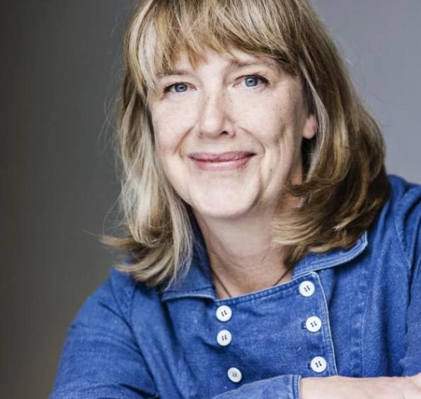 Suzanne Burden | The Golden Throats Wiki | Fandom