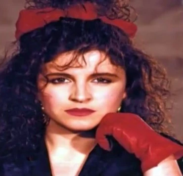 Alexandra Pigg | The Golden Throats Wiki | Fandom