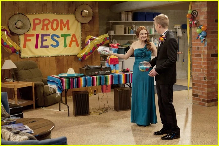 Taylor ("Dress Mess") | Good Luck Charlie Wiki | Fandom