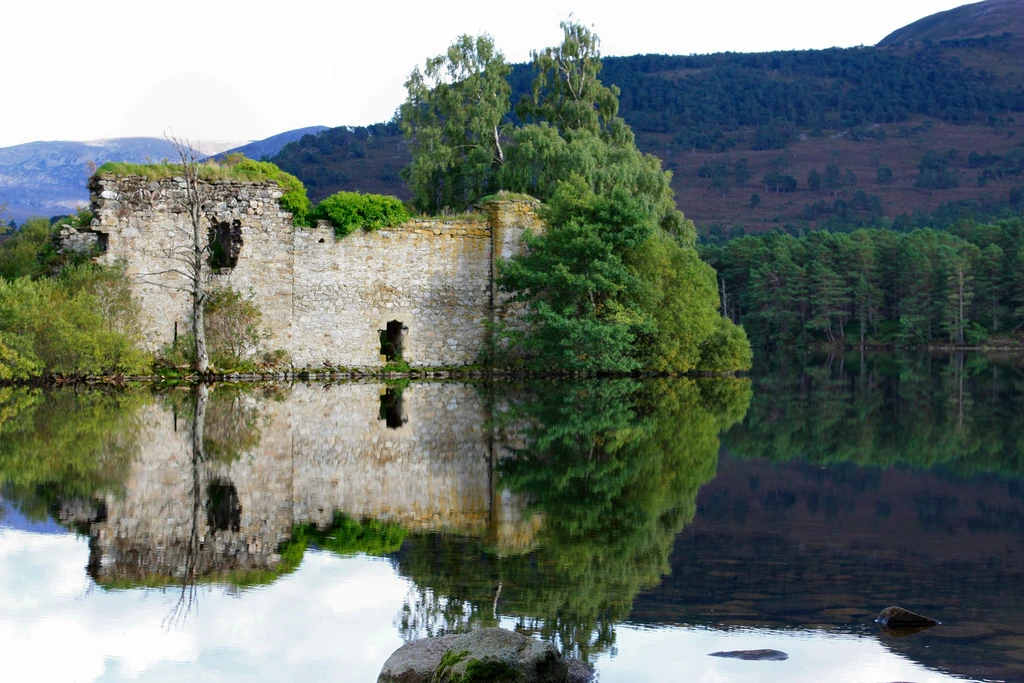 Loch-An-Eilean | Castles of Clan Gordon Wiki | Fandom