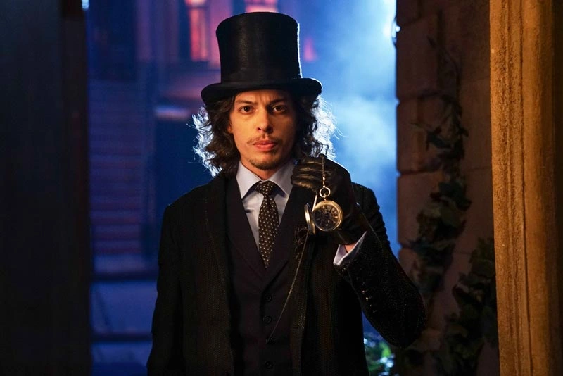 Jervis Tetch's top hat | Gotham Wiki | Fandom