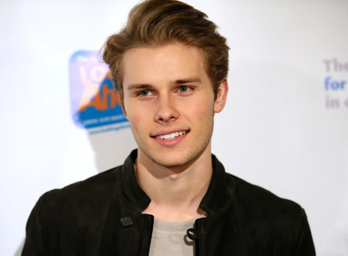 Logan Shroyer | Grey's Anatomy Universe Wiki | Fandom