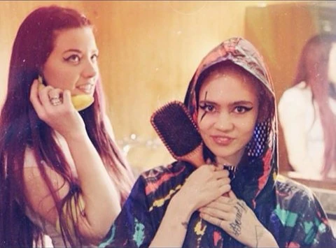 Selfies/2016/Jul | Grimes Wiki | Fandom