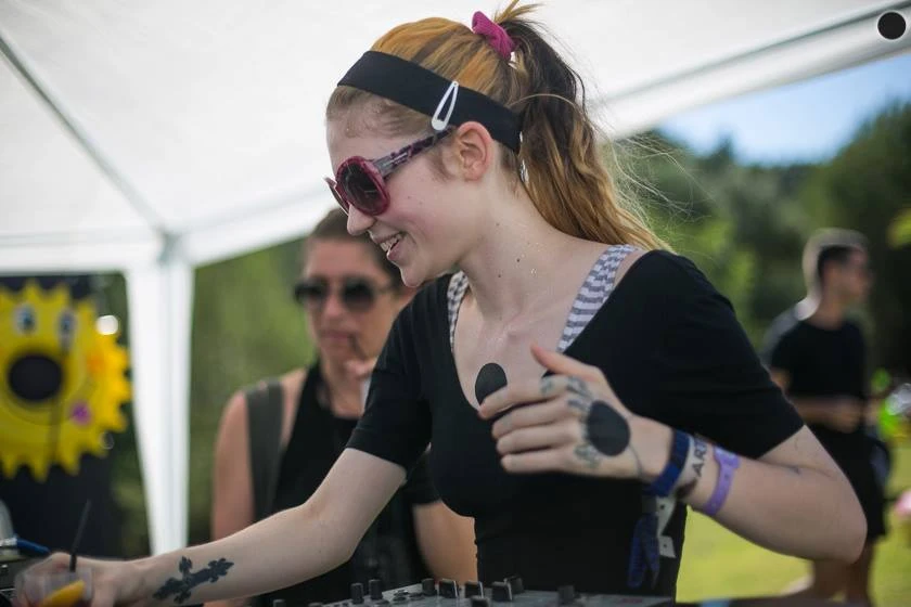 Boiler Room/2013/DJ Set | Grimes Wiki | Fandom