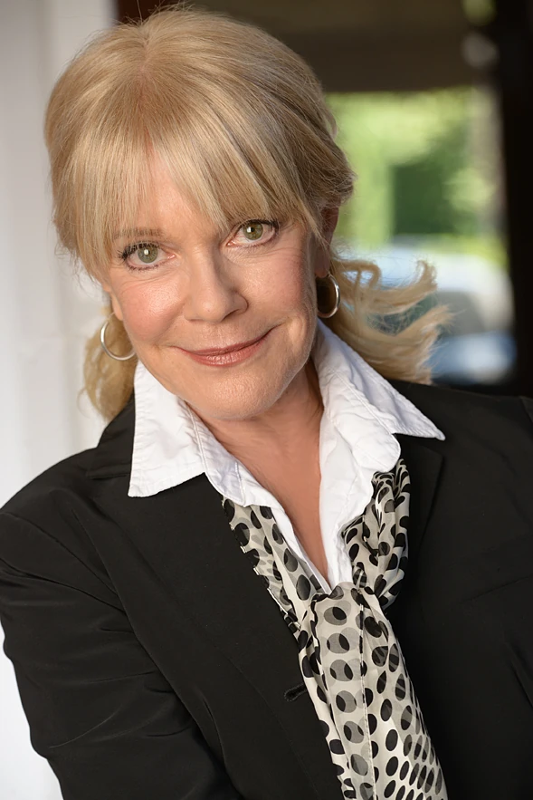 Julie Cobb | Growing Pains Wiki | Fandom