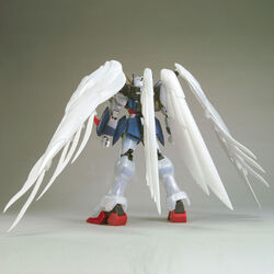 PG XXXG-00W0 Wing Gundam Zero Custom (Pearl Mirror Coating PG XXXG-00W0 Wing Gundam Zero Custom (Pearl Mirror Coating