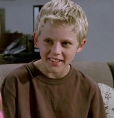 Elliot Gilbert | Wiki H2o | Fandom