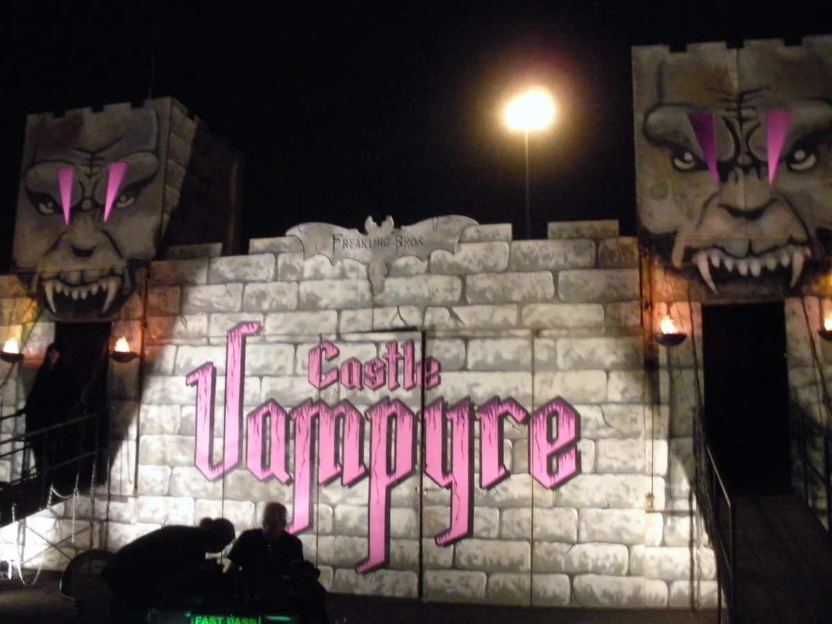 Castle Vampire | Halloween Wiki | Fandom