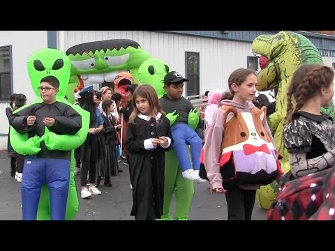 Halloween parade | Halloween Wiki | Fandom