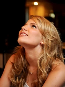 Laura Rizzoto no Habbo Hotel | Habbo Hotel Wiki | Fandom