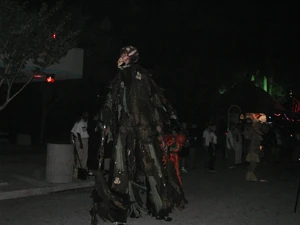 Vulture Stiltwalker | Halloween Horror Nights Wiki | Fandom