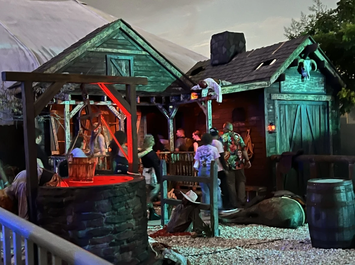 Hatchet and Chains: Demon Bounty Hunters | Halloween Horror Nights Wiki ...