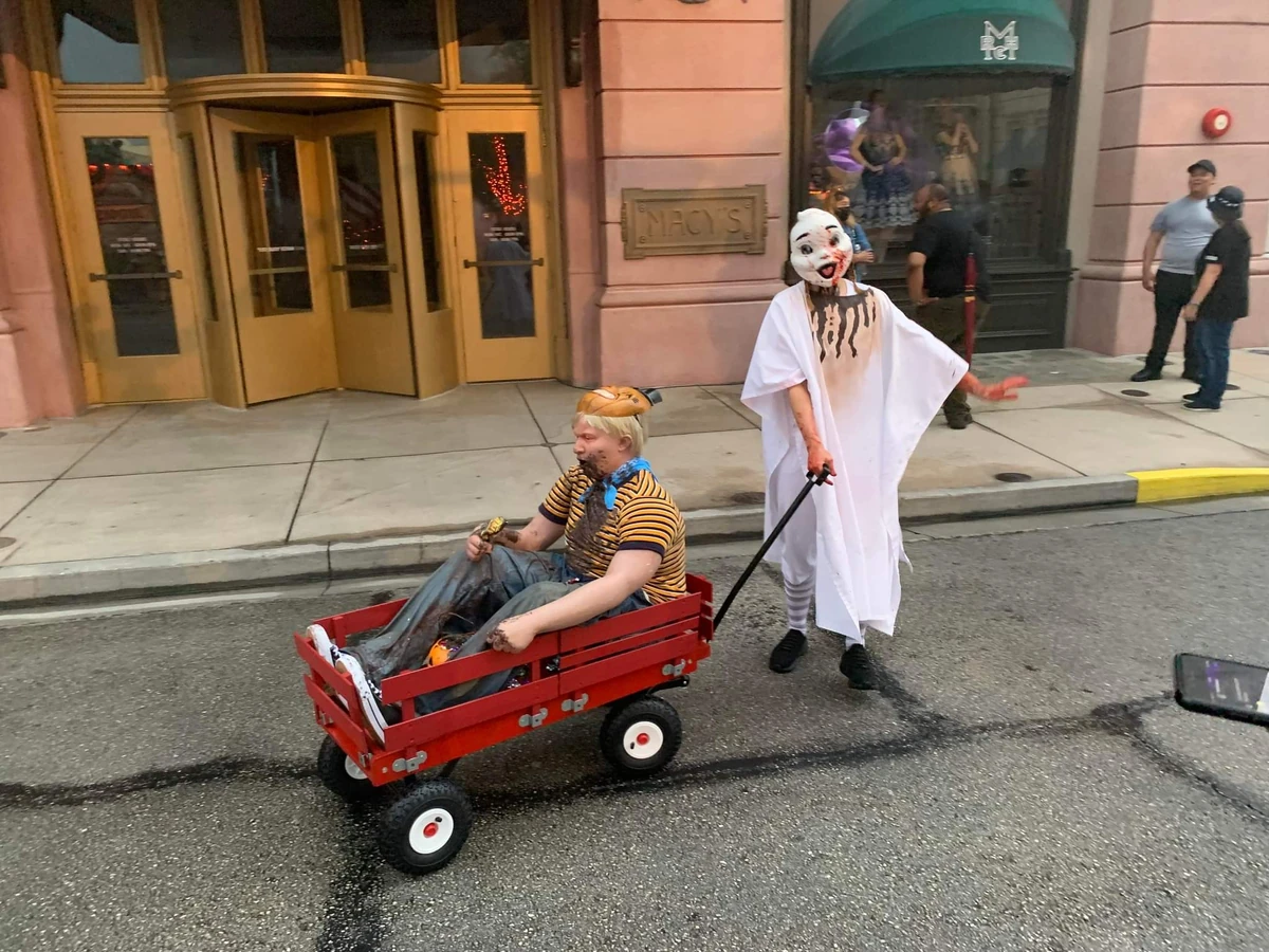 Jolly Ghost | Halloween Horror Nights Wiki | Fandom