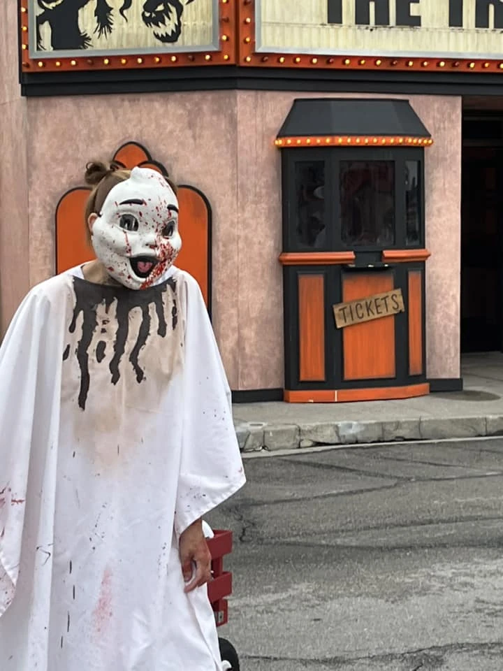 Jolly Ghost | Halloween Horror Nights Wiki | Fandom