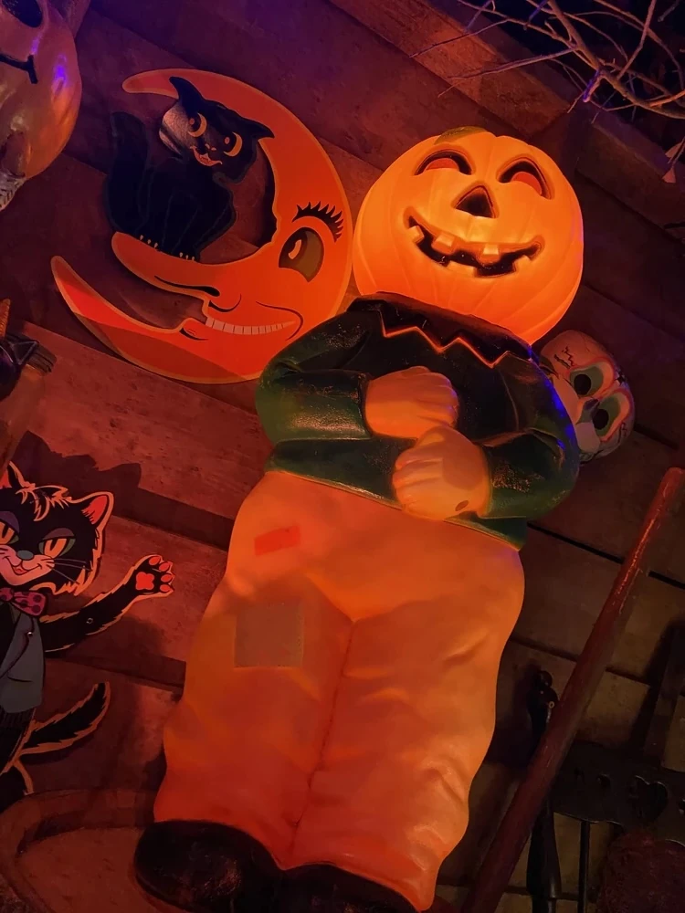 All Hallows Eve Boutique | Halloween Horror Nights Wiki | Fandom