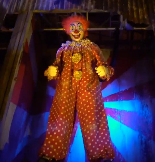 The Falling Clown | Halloween Horror Nights Wiki | Fandom