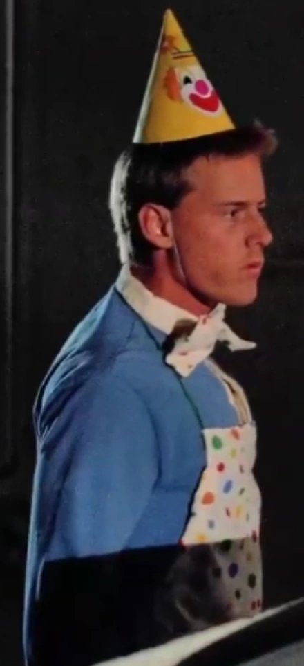 Big Top Burger Employee | Halloween Horror Nights Wiki | Fandom