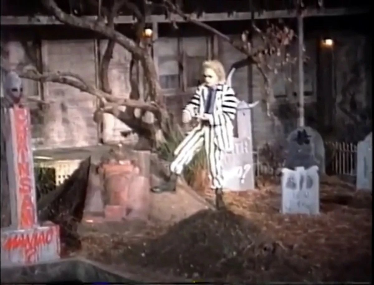 Bates Graveyard | Halloween Horror Nights Wiki | Fandom