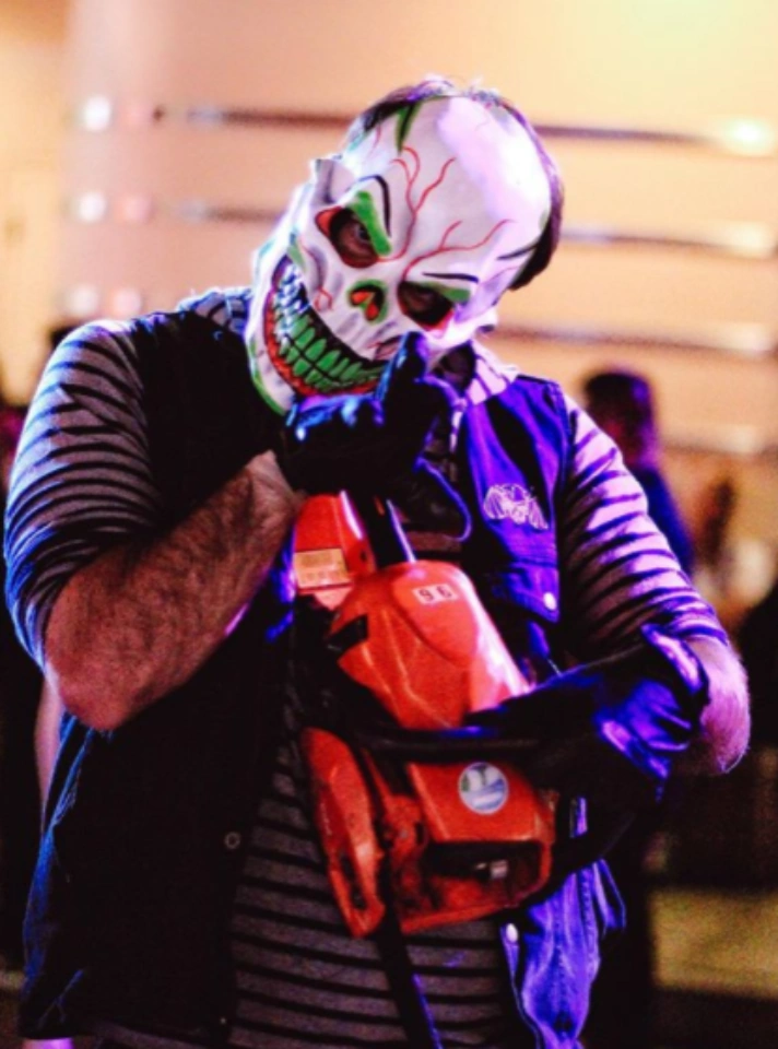 Skeleton Chainsaw Maniac | Halloween Horror Nights Wiki | Fandom