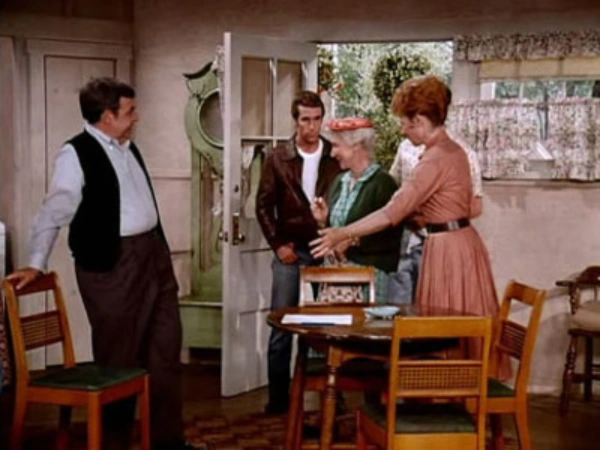 Fonzie Moves In | Happy Days Wiki | Fandom