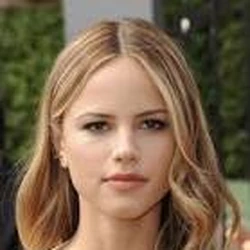 Jake Goldberg E Halston Sage
